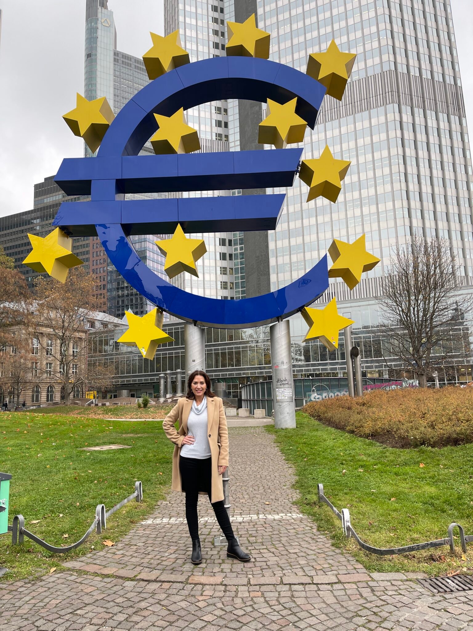 Frankfurt's Hidden Gems: Journey Through History & Modernity